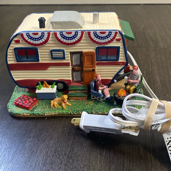 Lemax | Holiday | Lemax 28 Summer Americana Summer Trailer Lighted ...